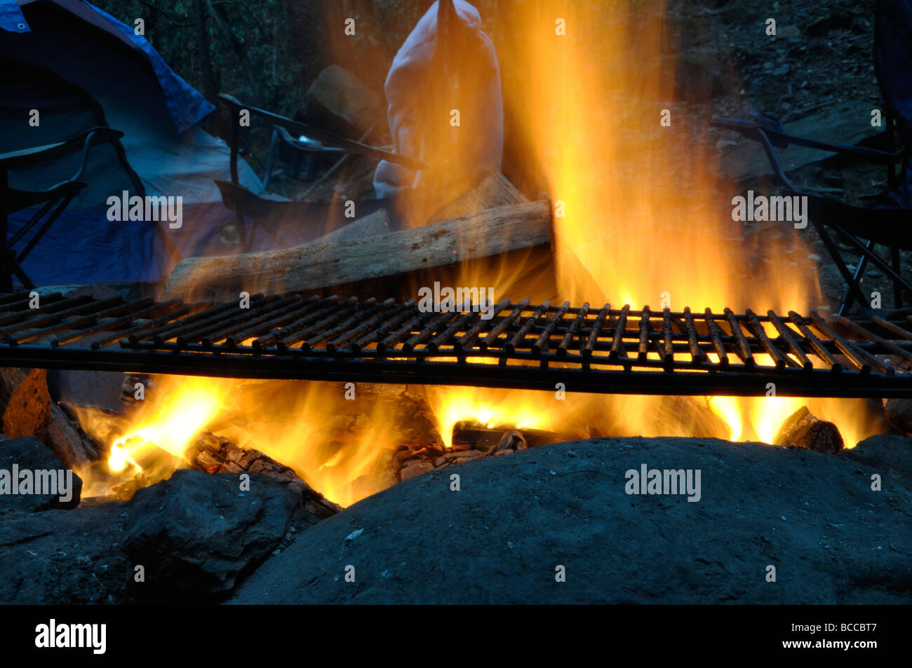 Campfire ready hi-res stock photography and images - Alamy