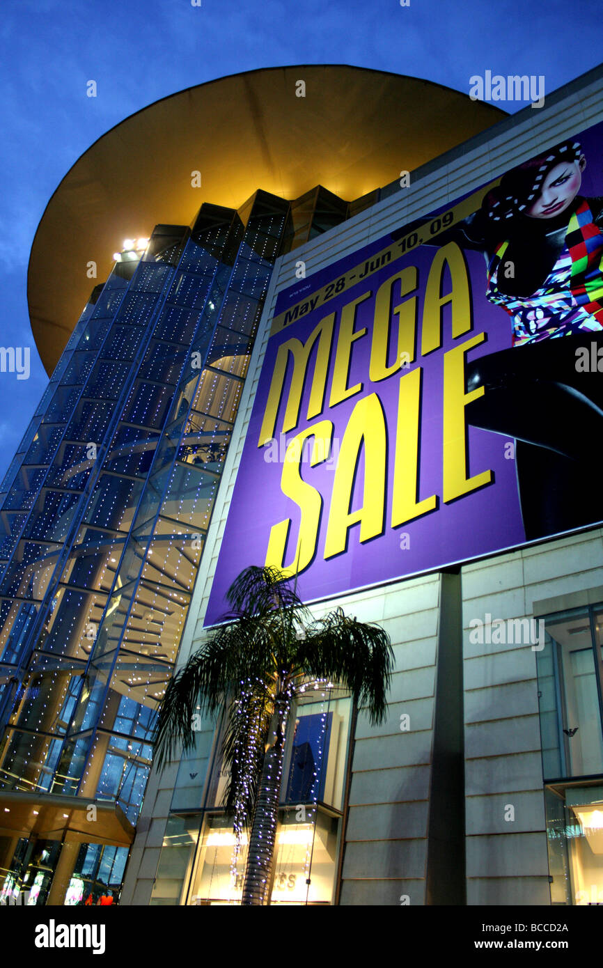 Shopping mall siam paragon in hi-res stock photography and images - Alamy