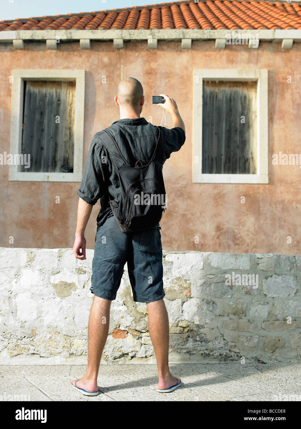 man using camera Stock Photo - Alamy