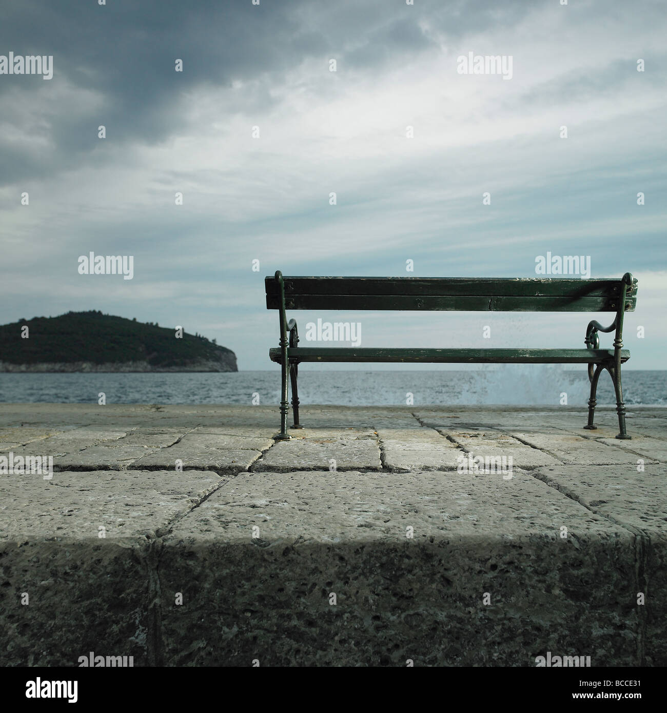 bench facing sea Stock Photo - Alamy