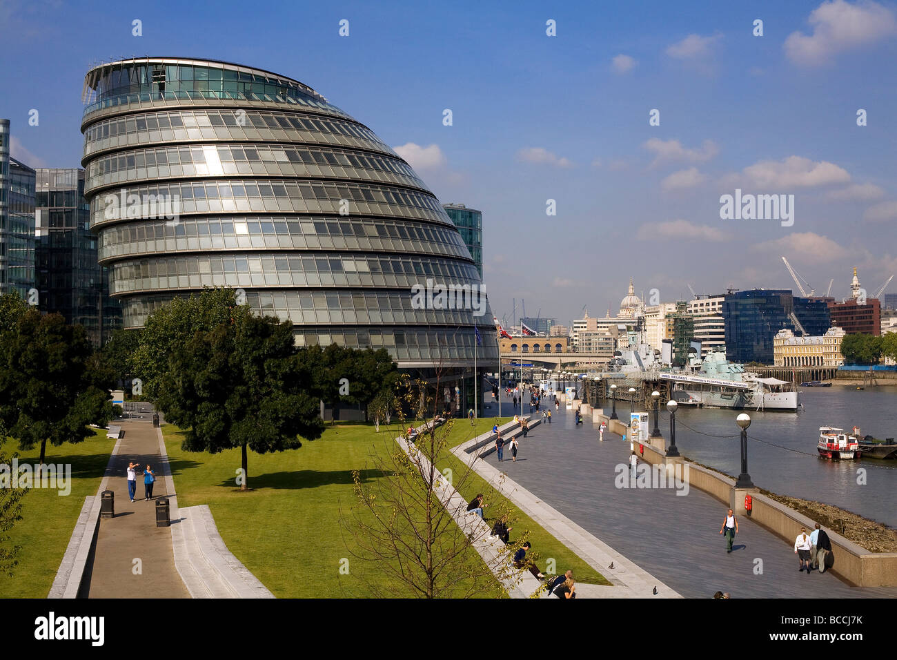 United Kingdom, London, near Tower Bridge, City Hall by architect ...