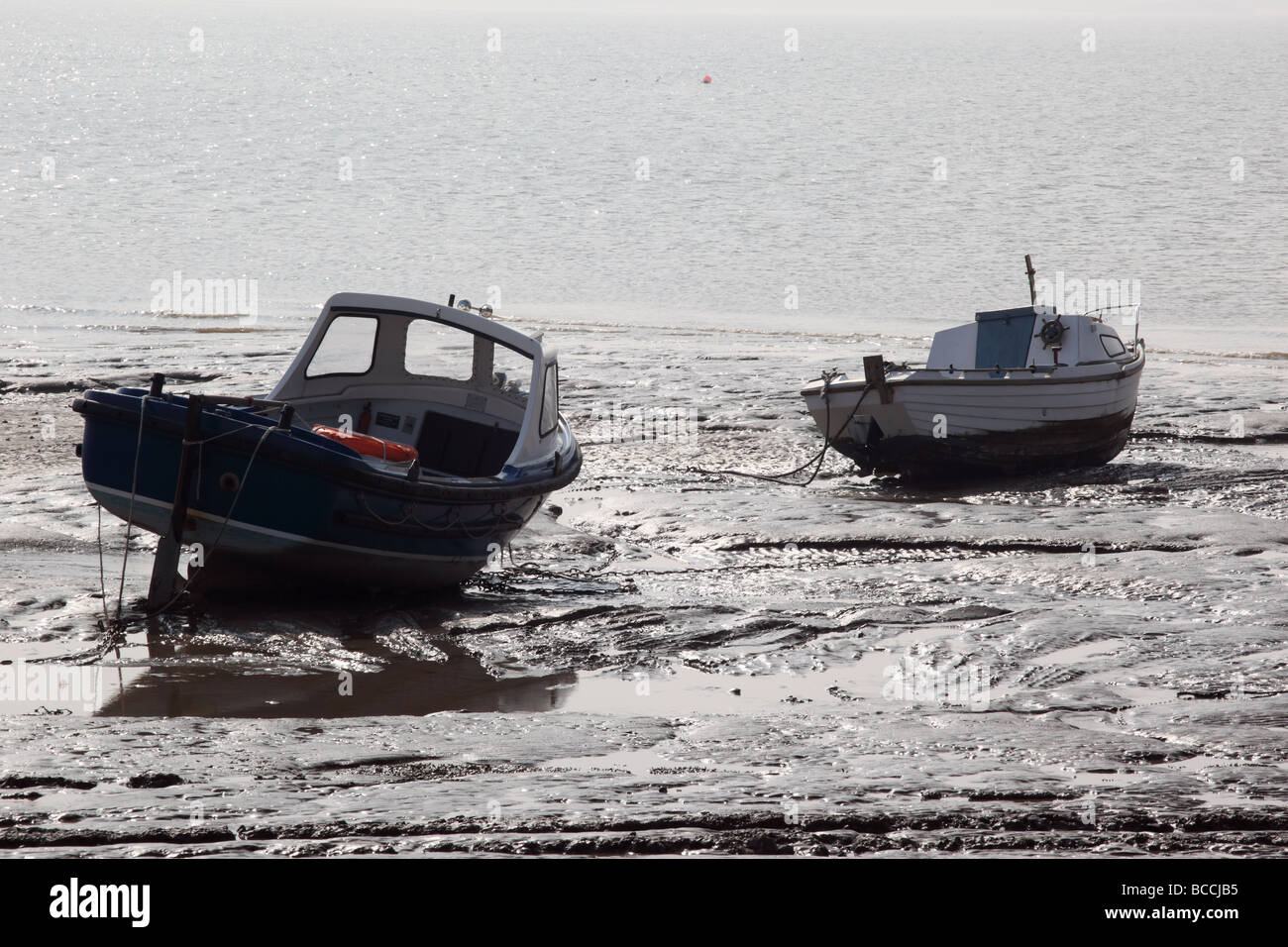 Beached boats hi-res stock photography and images - Alamy