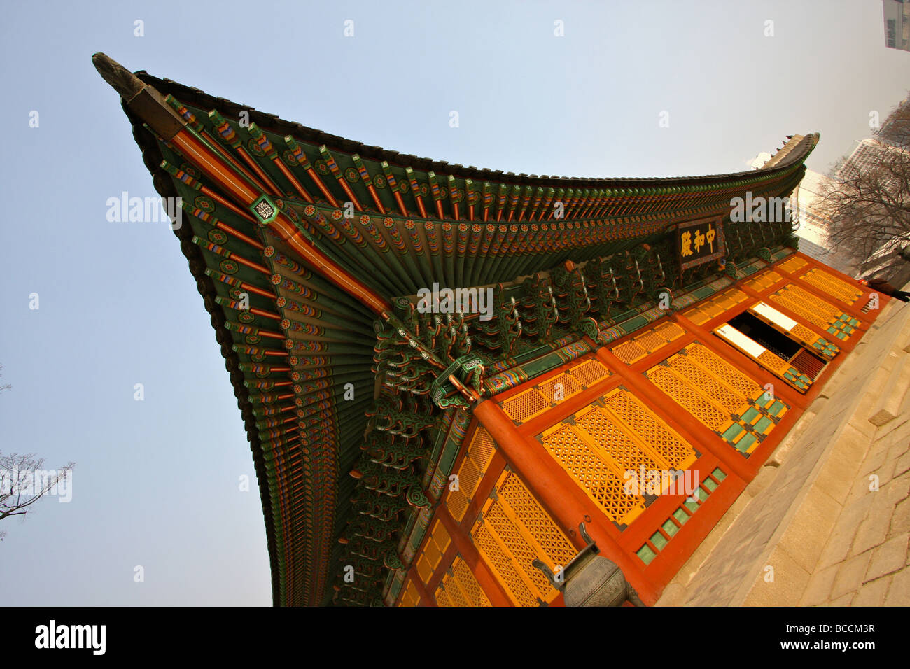 the Deoksugung temple Stock Photo - Alamy