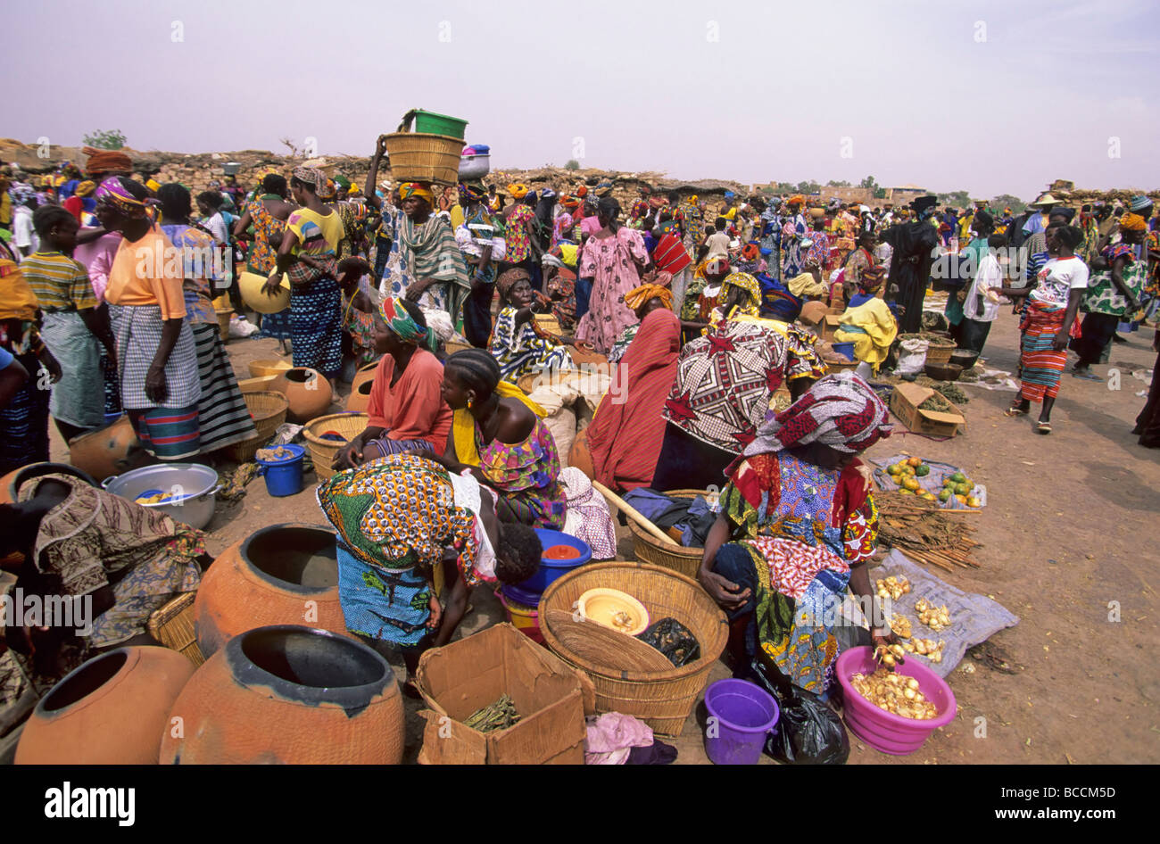 Mali dogon women tribe hi-res stock photography and images - Alamy