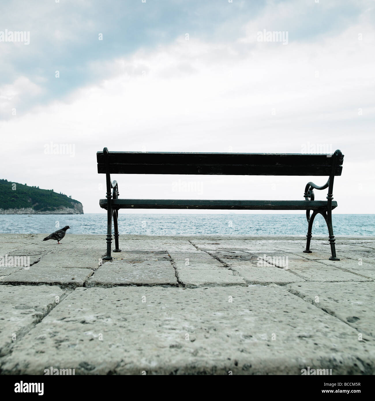 bench facing sea Stock Photo - Alamy