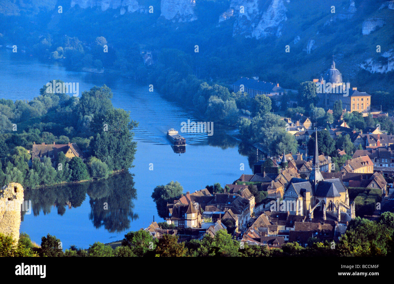 Seine river village hi-res stock photography and images - Alamy