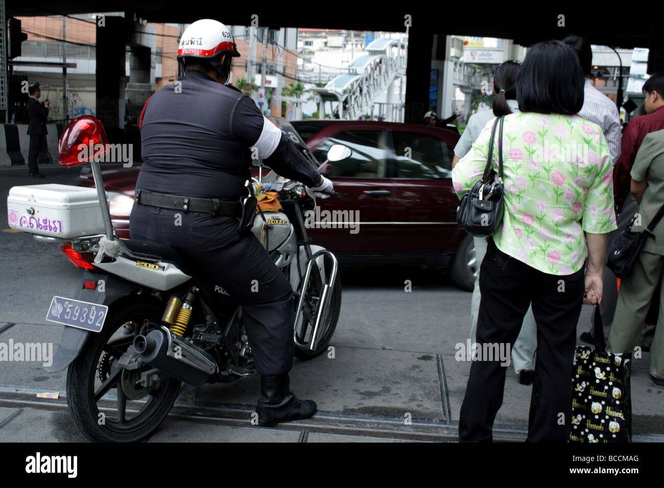 Thai policeman on The street , Bangkok ,Thailand Stock Photo - Alamy