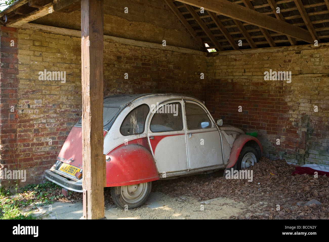 Broken down old car hi-res stock photography and images - Alamy