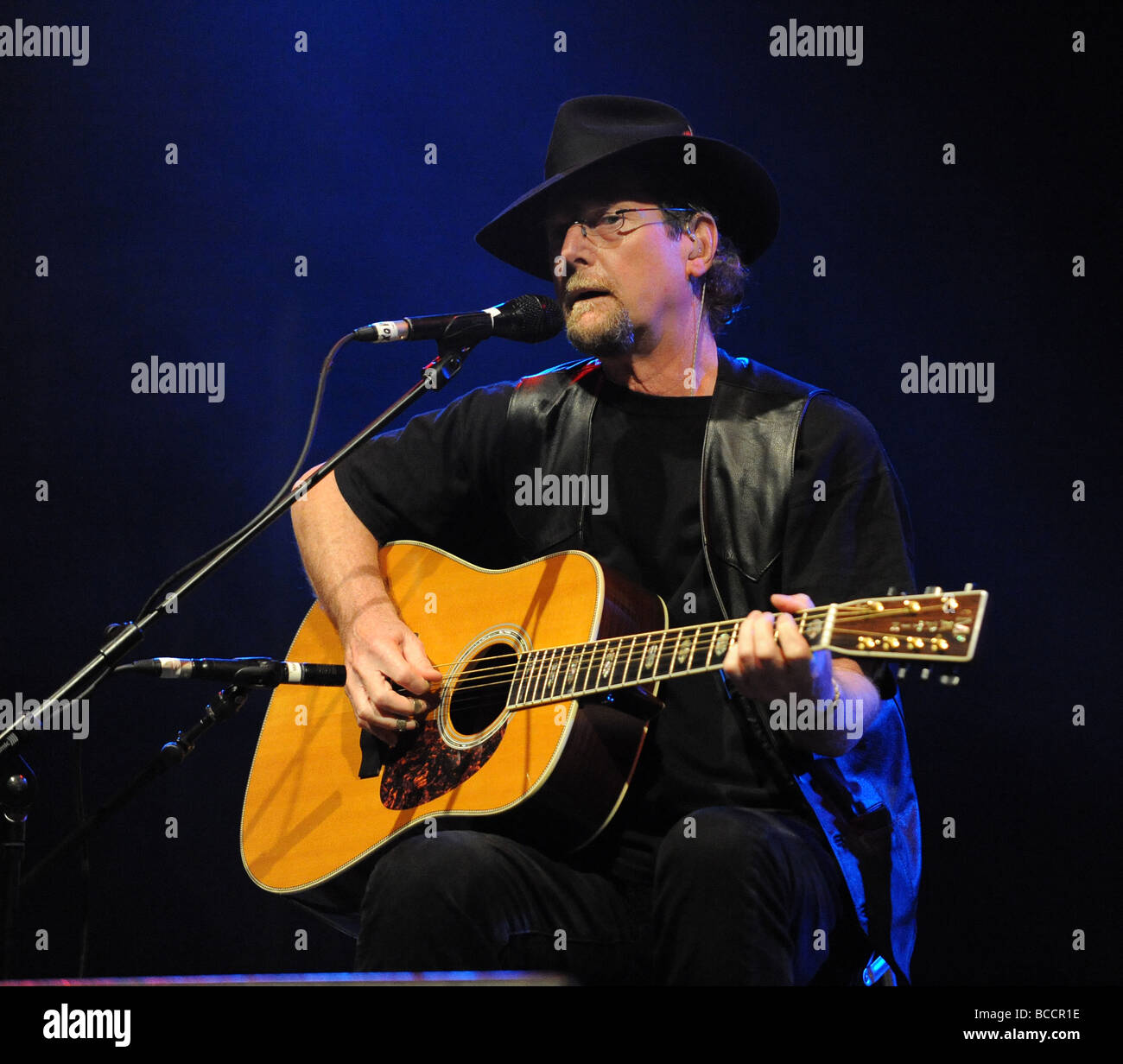 Roger McGuinn at glastonbury Stock Photo - Alamy