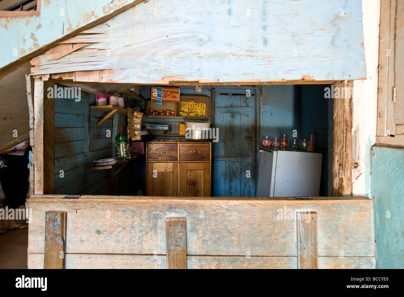 Tuck shop in Uganda high school Stock Photo - Alamy