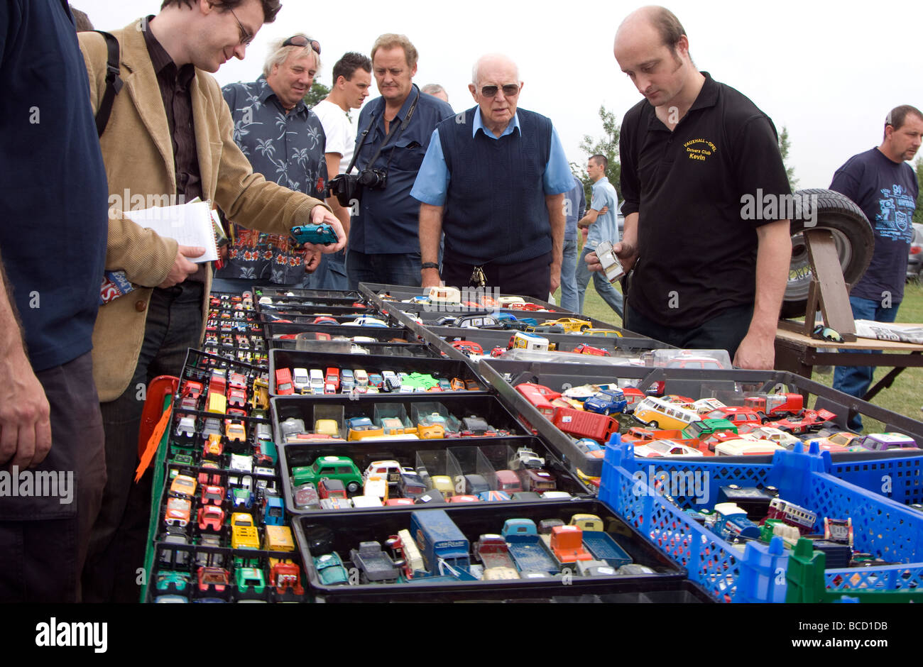 Car boot sale find hi-res stock photography and images - Alamy