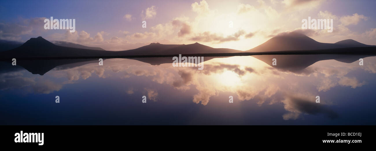 Morven Range reflected in Lochan. Flow Country. Caithness. Scotland ...