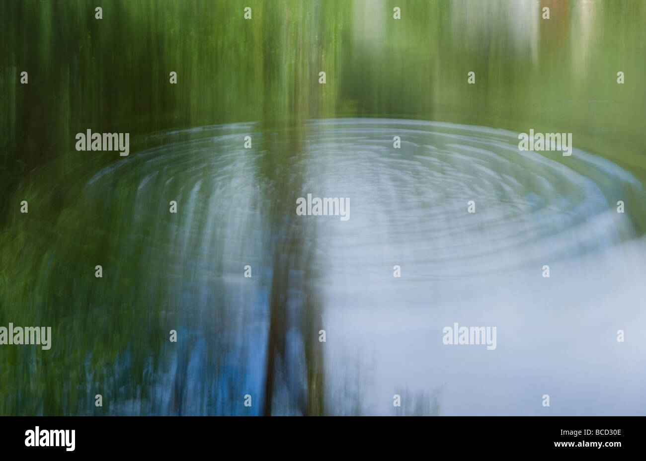Concentric ripple hi-res stock photography and images - Alamy