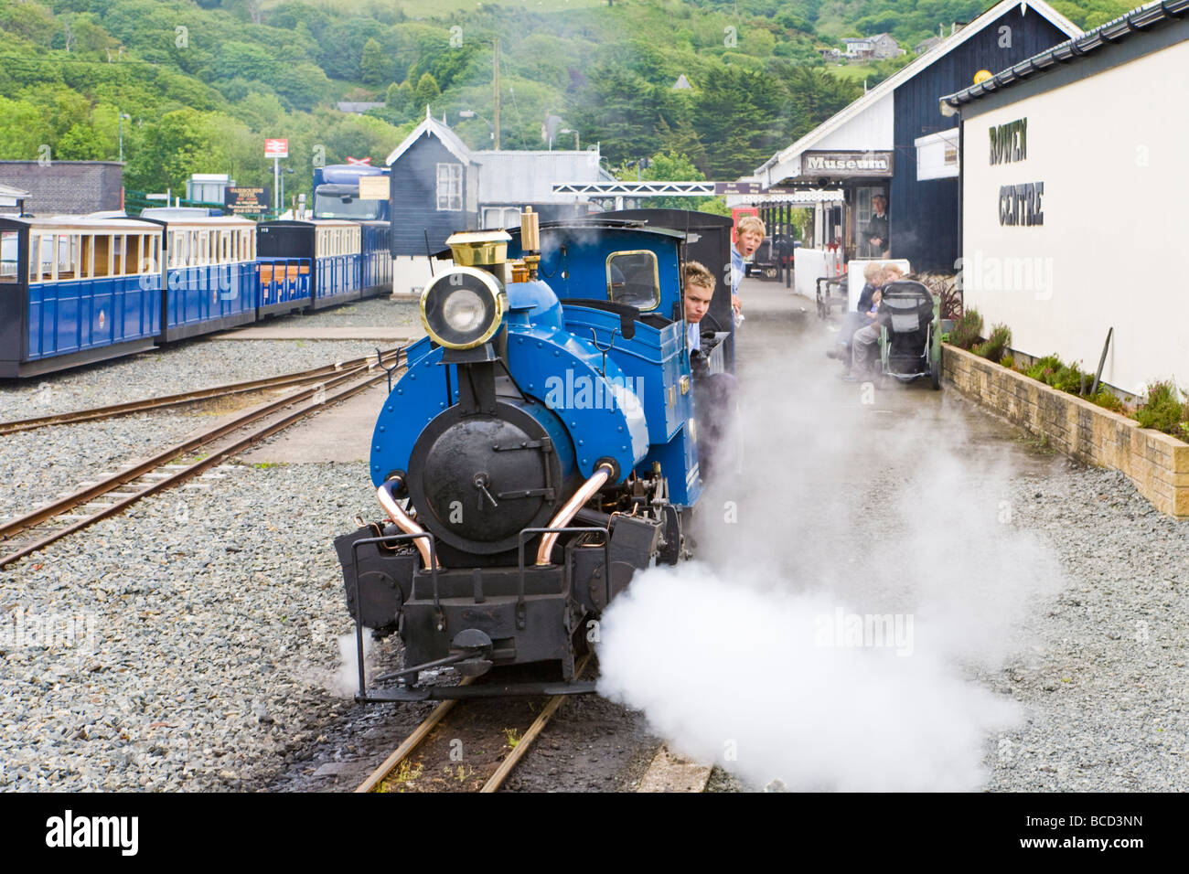 Steam puffer hi-res stock photography and images - Alamy