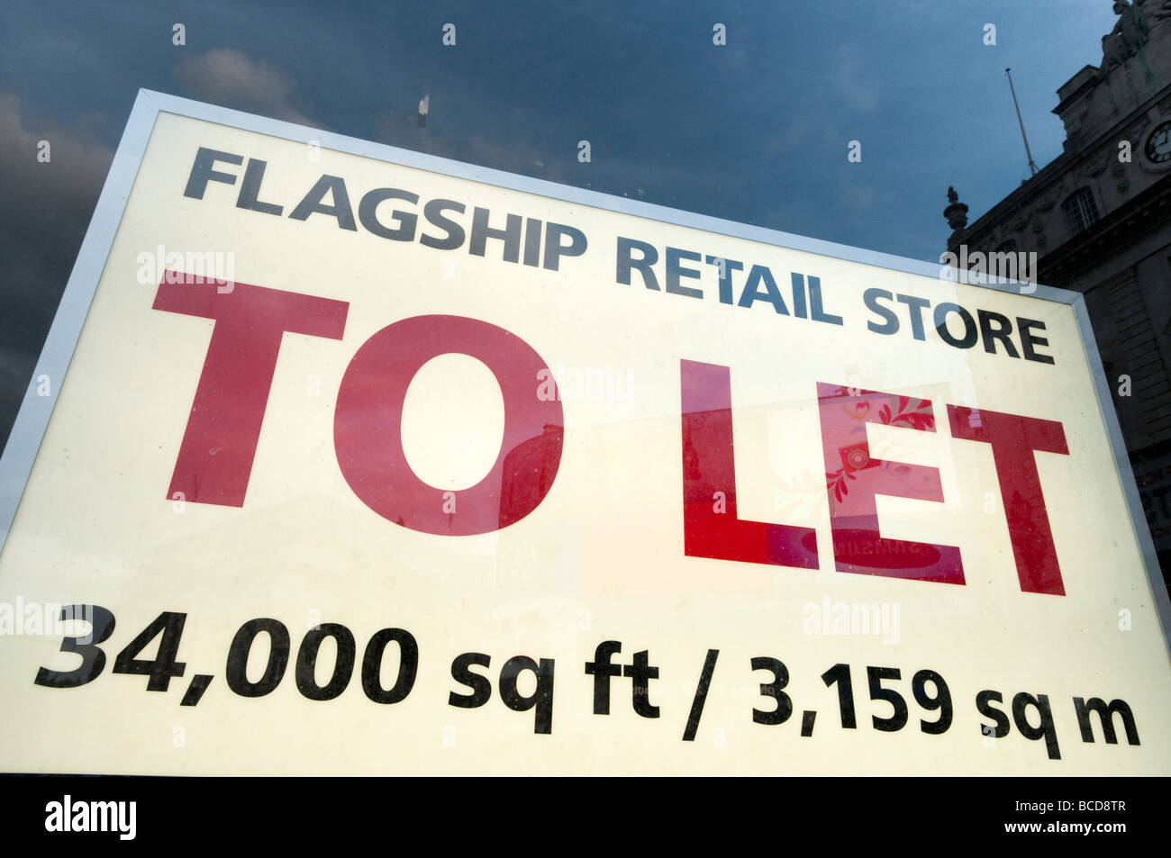 Empty retail store to let London England UK Stock Photo - Alamy