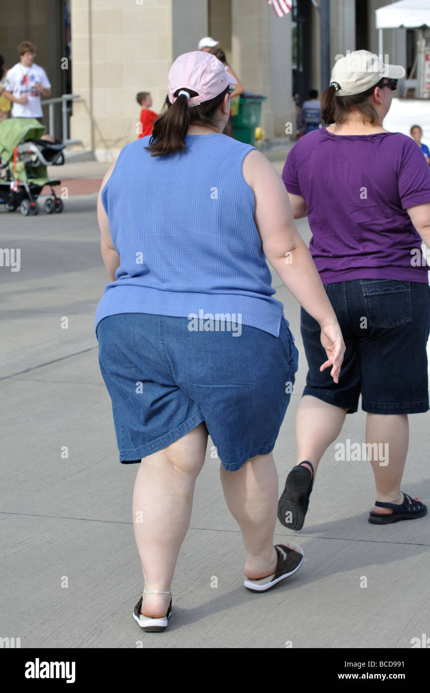 Fat woman walking rear view hi-res stock photography and images - Alamy