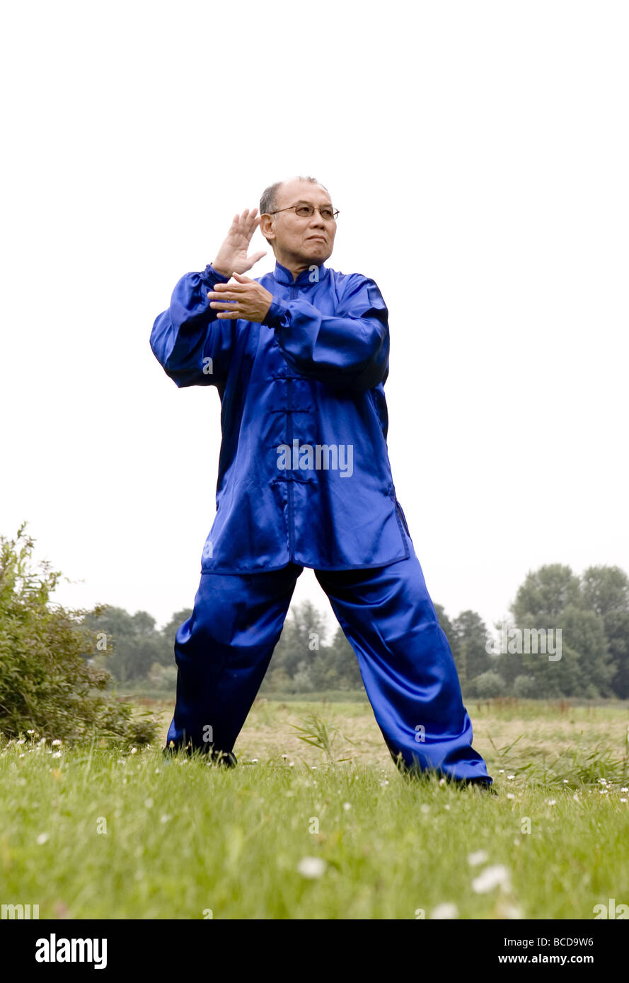 Tai chi wear hi-res stock photography and images - Alamy