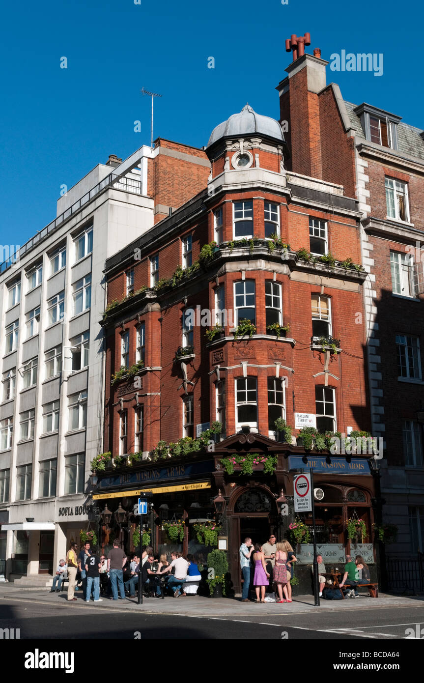 Mason arms hi-res stock photography and images - Alamy