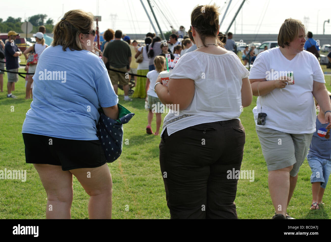 Woman fat clothes tight hi-res stock photography and images - Alamy