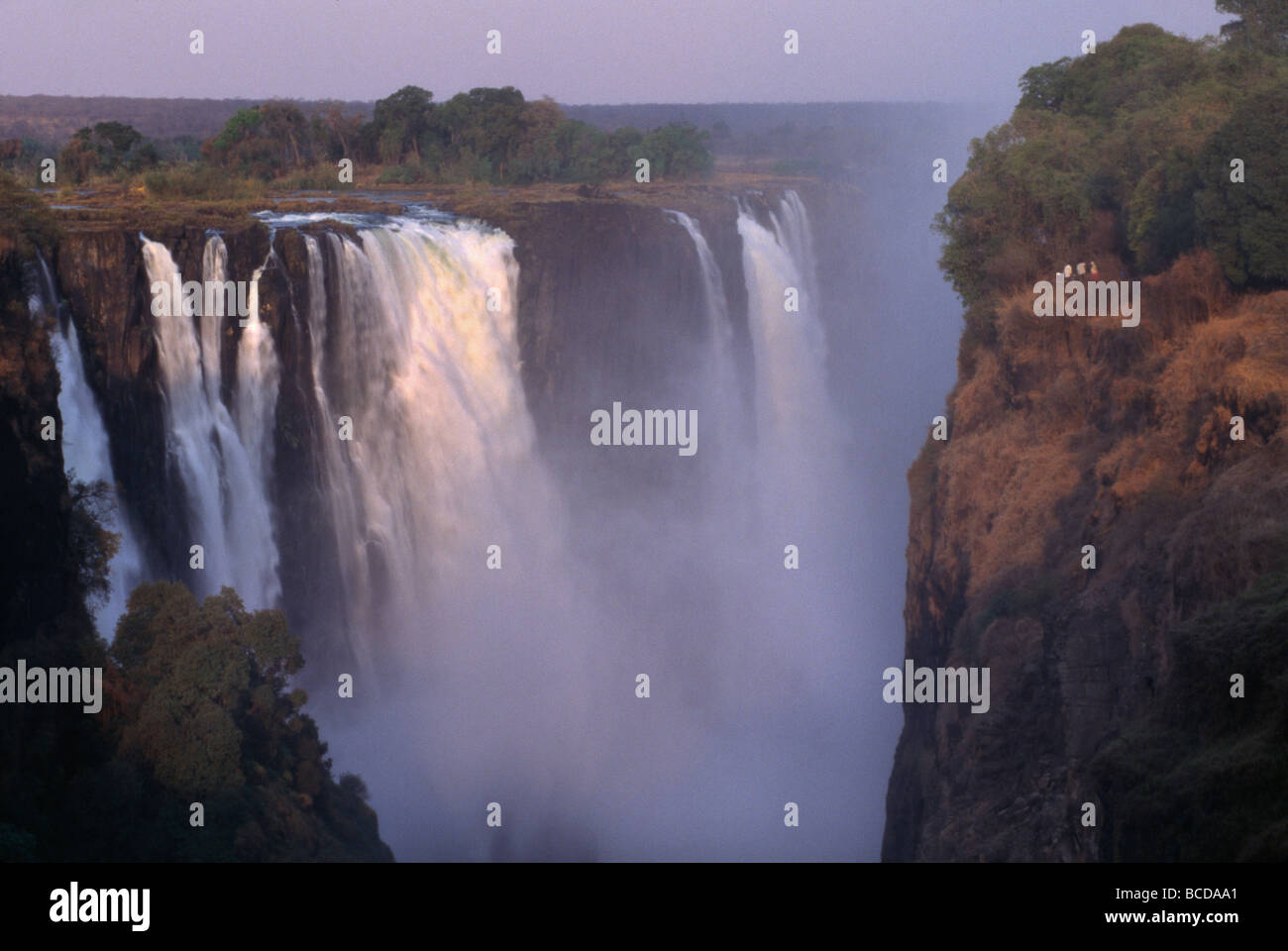 Victoria falls rainforest zimbabwe hi-res stock photography and images ...