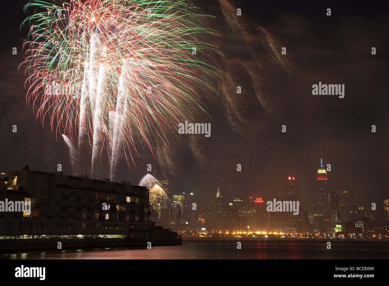 The annual Macy's Fourth of July fireworks extravaganza lights the sky ...