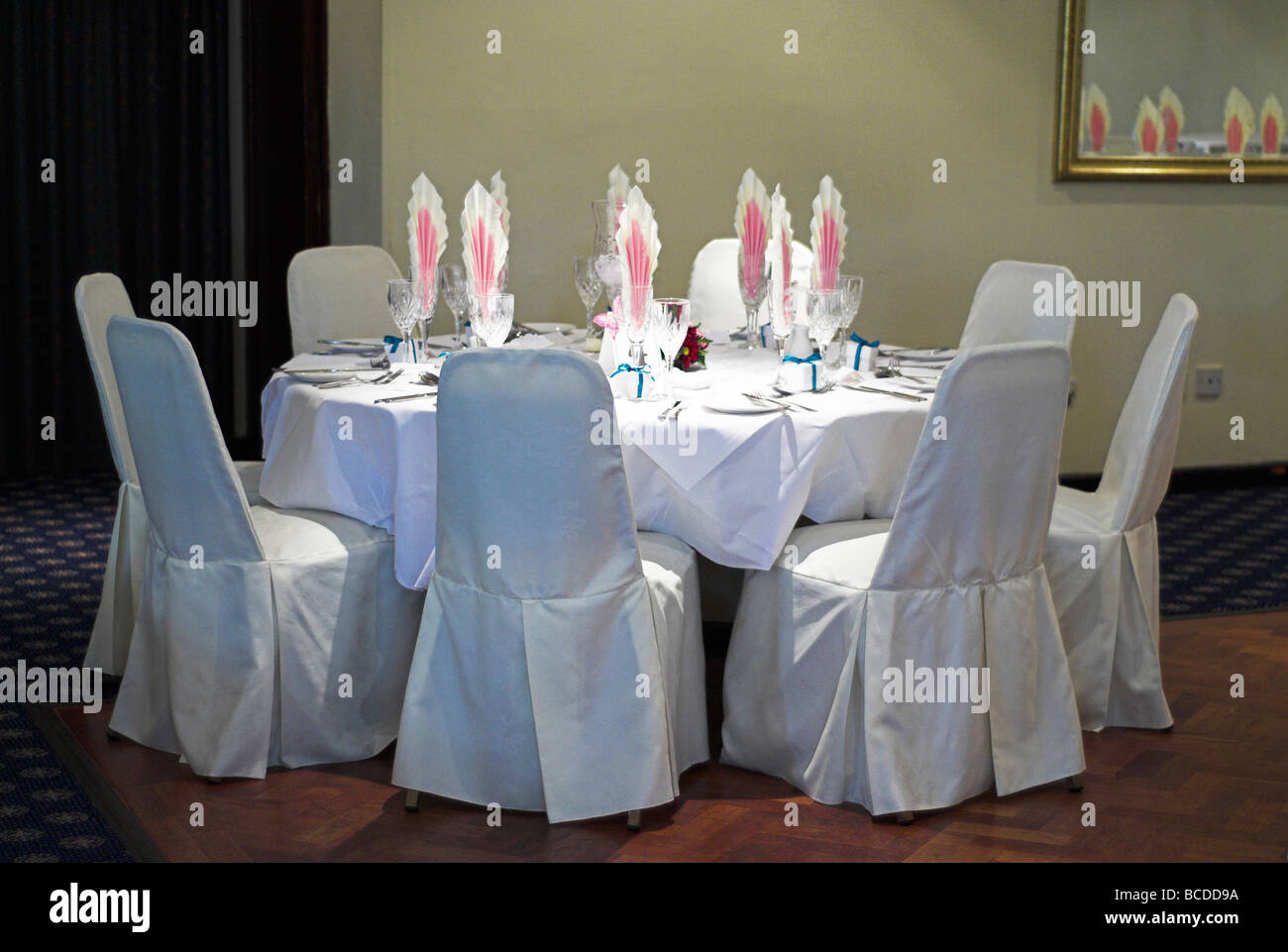 Wedding reception seating Stock Photo - Alamy