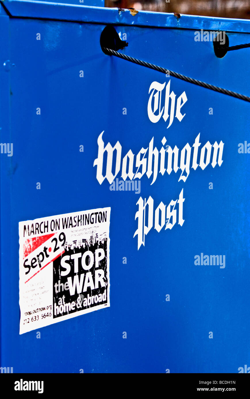 Newspaper dispenser hi-res stock photography and images - Alamy