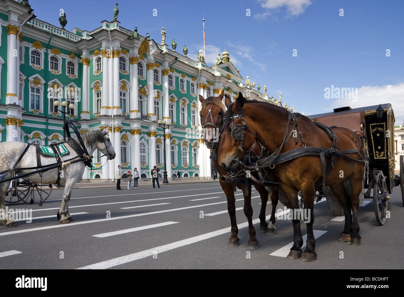 Old carriages at Dvortsovaya square near Hermitage Winter Palace St ...