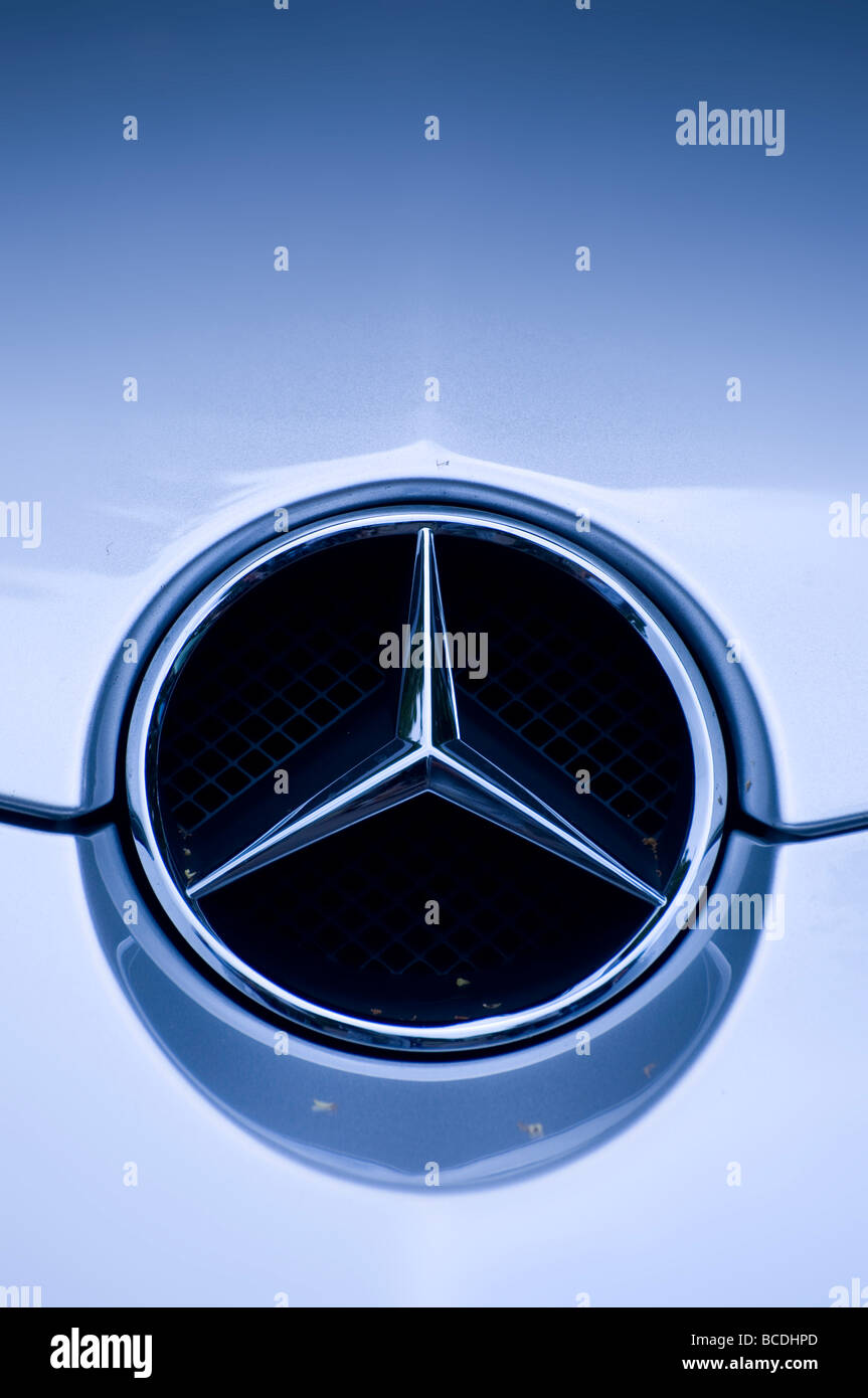 Mercedes Logo High Resolution Stock Photography and Images - Alamy