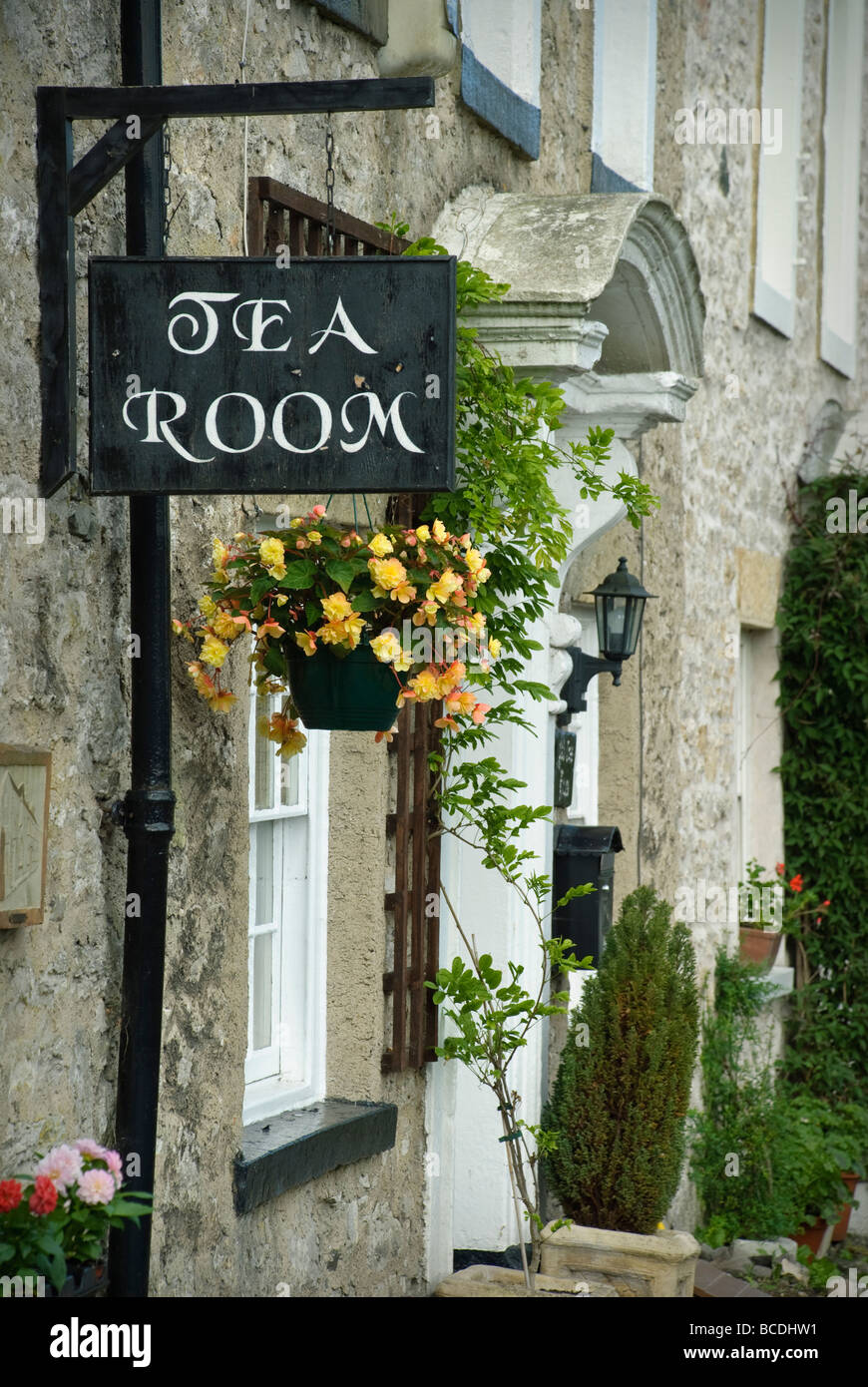 Beetham village hi-res stock photography and images - Alamy