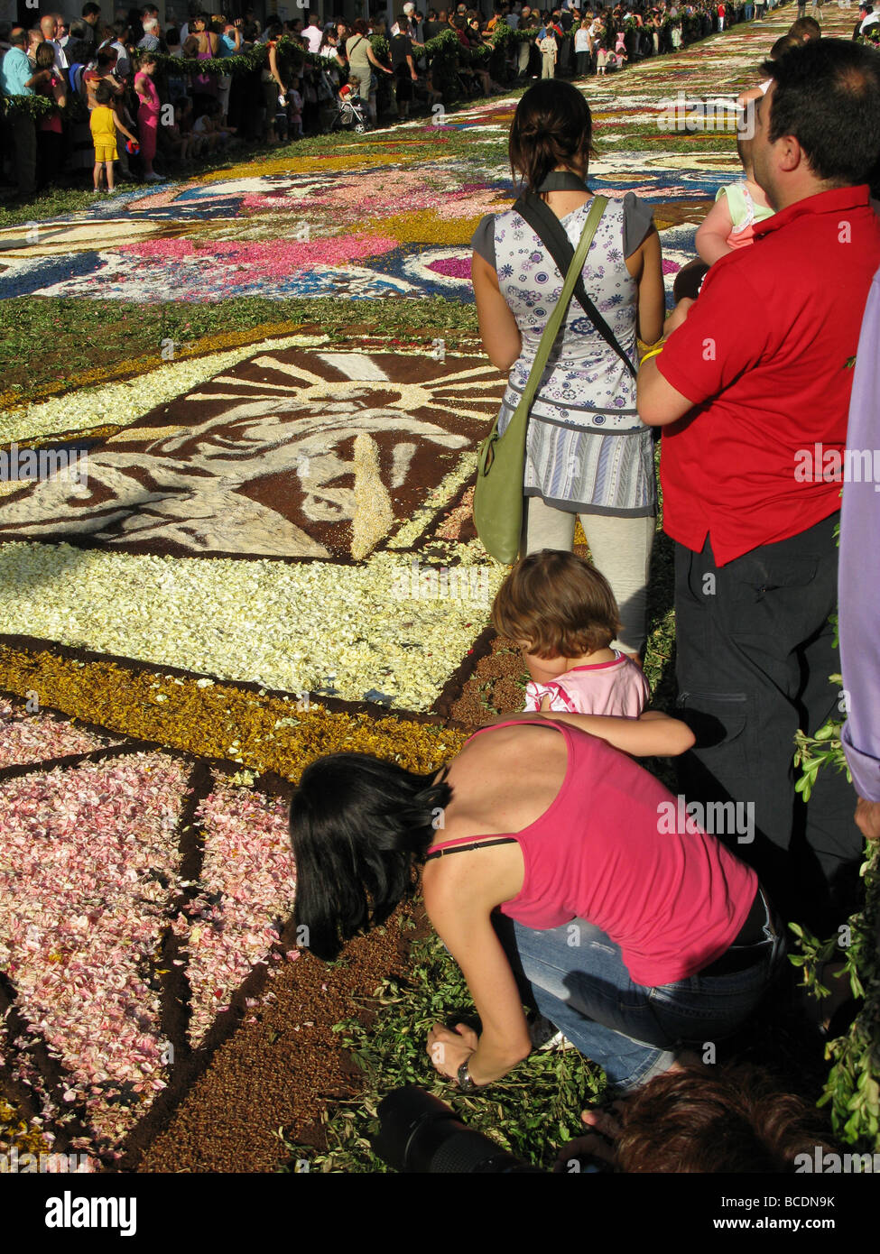 carnival infiorata flowers petals designs festival in genzano, lazio ...