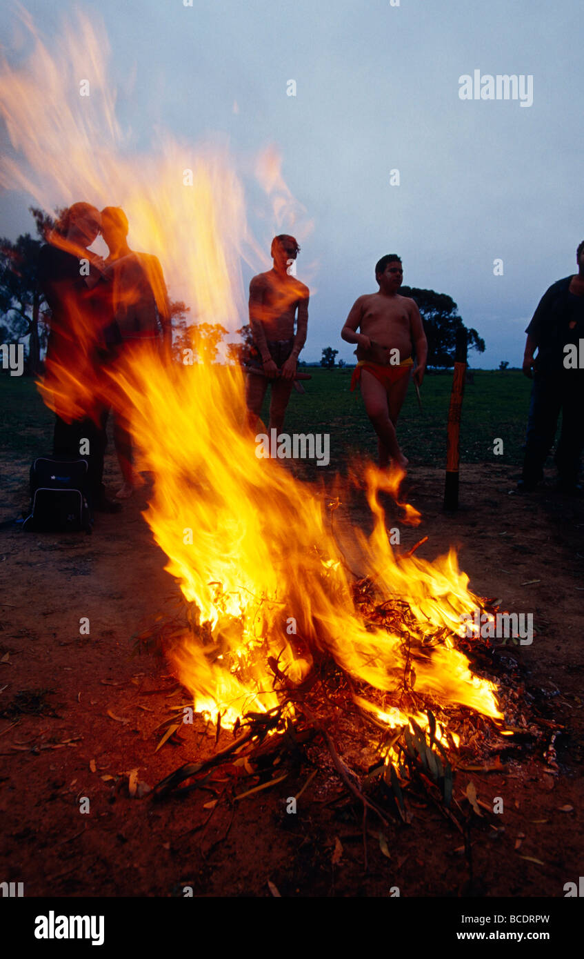 Aboriginal fire dance hi-res stock photography and images - Alamy