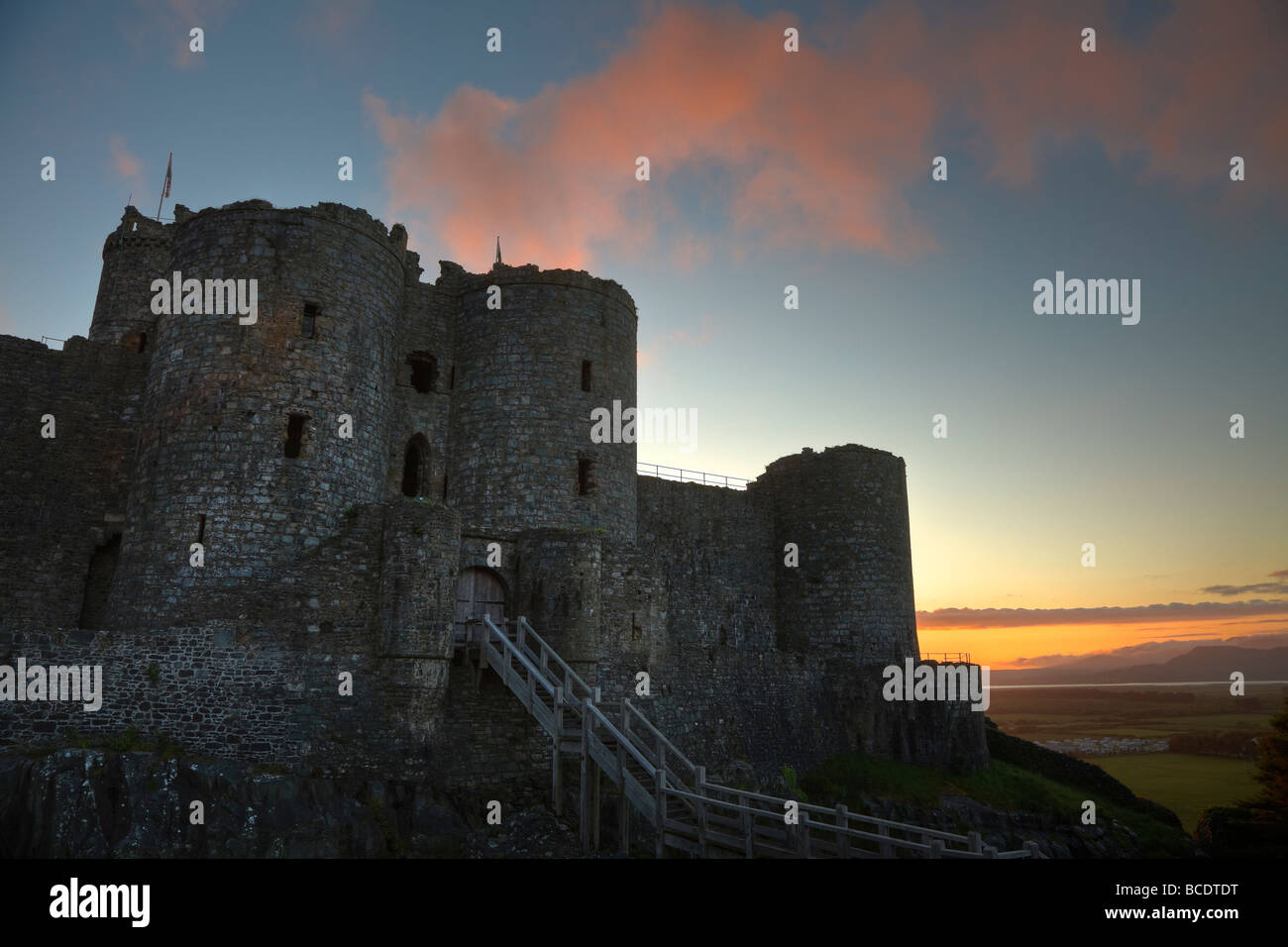 Harlech Castle at sunset, Snowdonia National Park, Wales Stock Photo ...