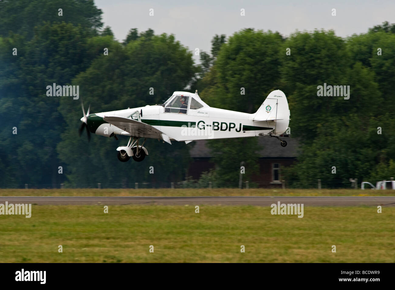 Piper aircraft vintage hi-res stock photography and images - Alamy