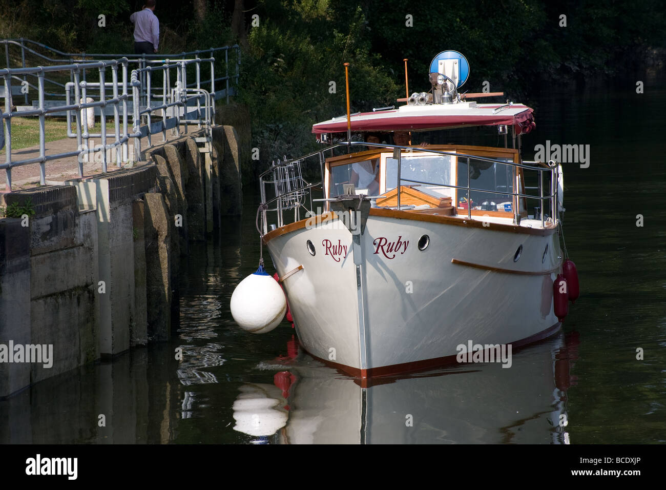Allington lock hi-res stock photography and images - Alamy
