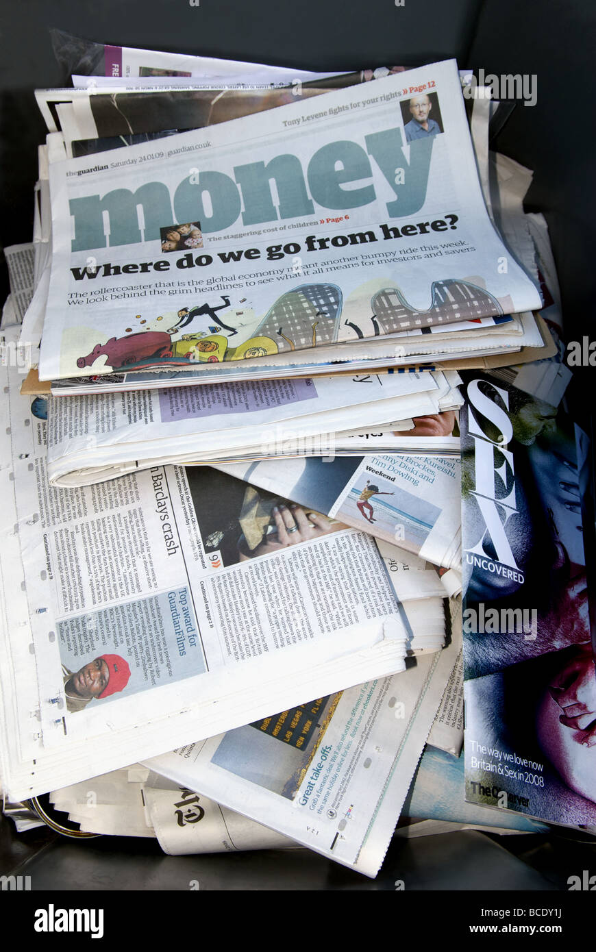 British newspapers and magazines hi-res stock photography and images ...