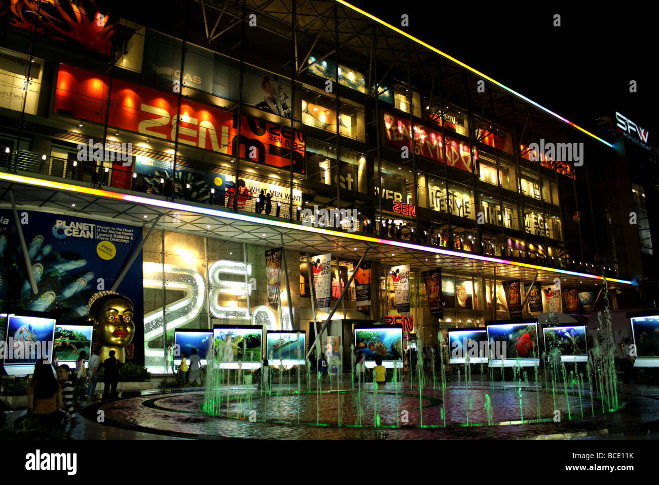 Central world bangkok hi-res stock photography and images - Alamy