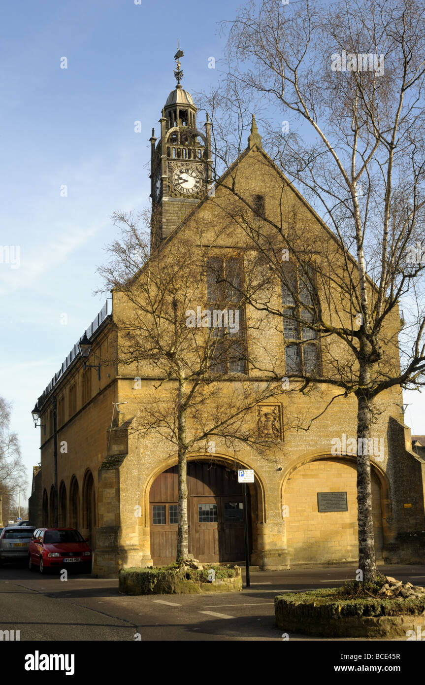 Moreton in marsh town hall hi-res stock photography and images - Alamy