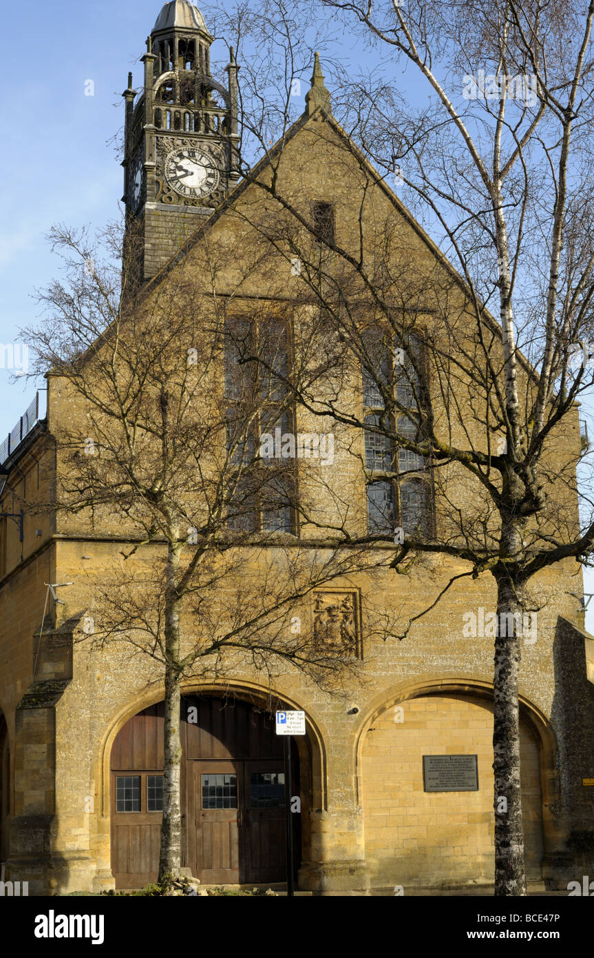 Moreton in marsh town hall hi-res stock photography and images - Alamy