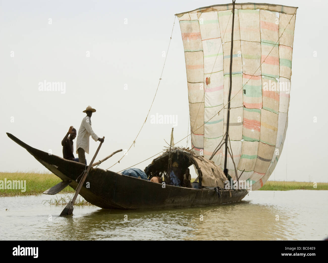 Mali. Sahel. River Niger and traditional boat Stock Photo - Alamy
