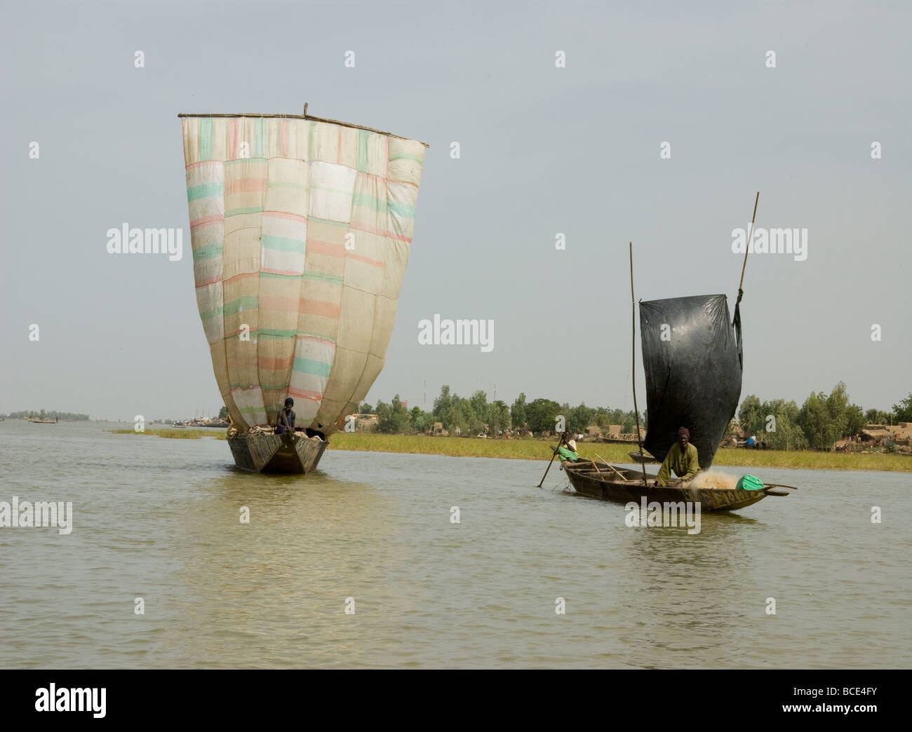 Mali. Sahel. River Niger and traditional boat Stock Photo - Alamy