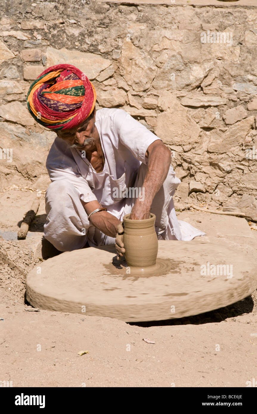 Indian pot maker hi-res stock photography and images - Alamy