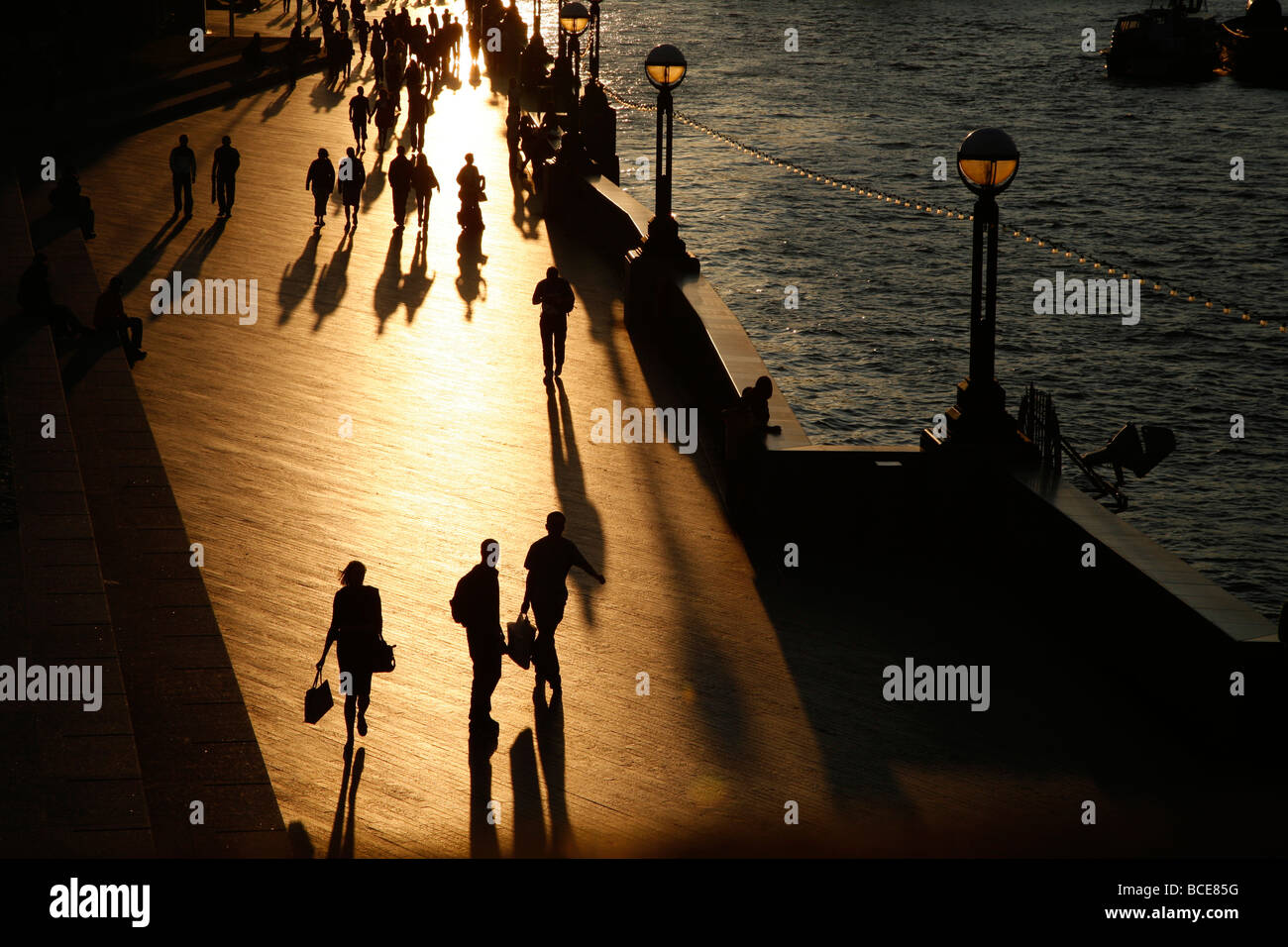 London city people shadows hi-res stock photography and images - Alamy