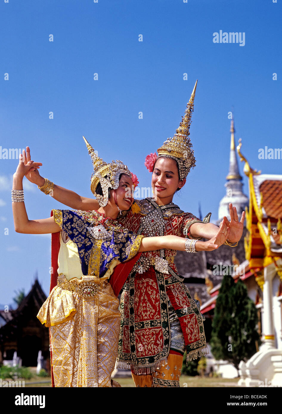 Dancers in traditional thai classical hi-res stock photography and ...