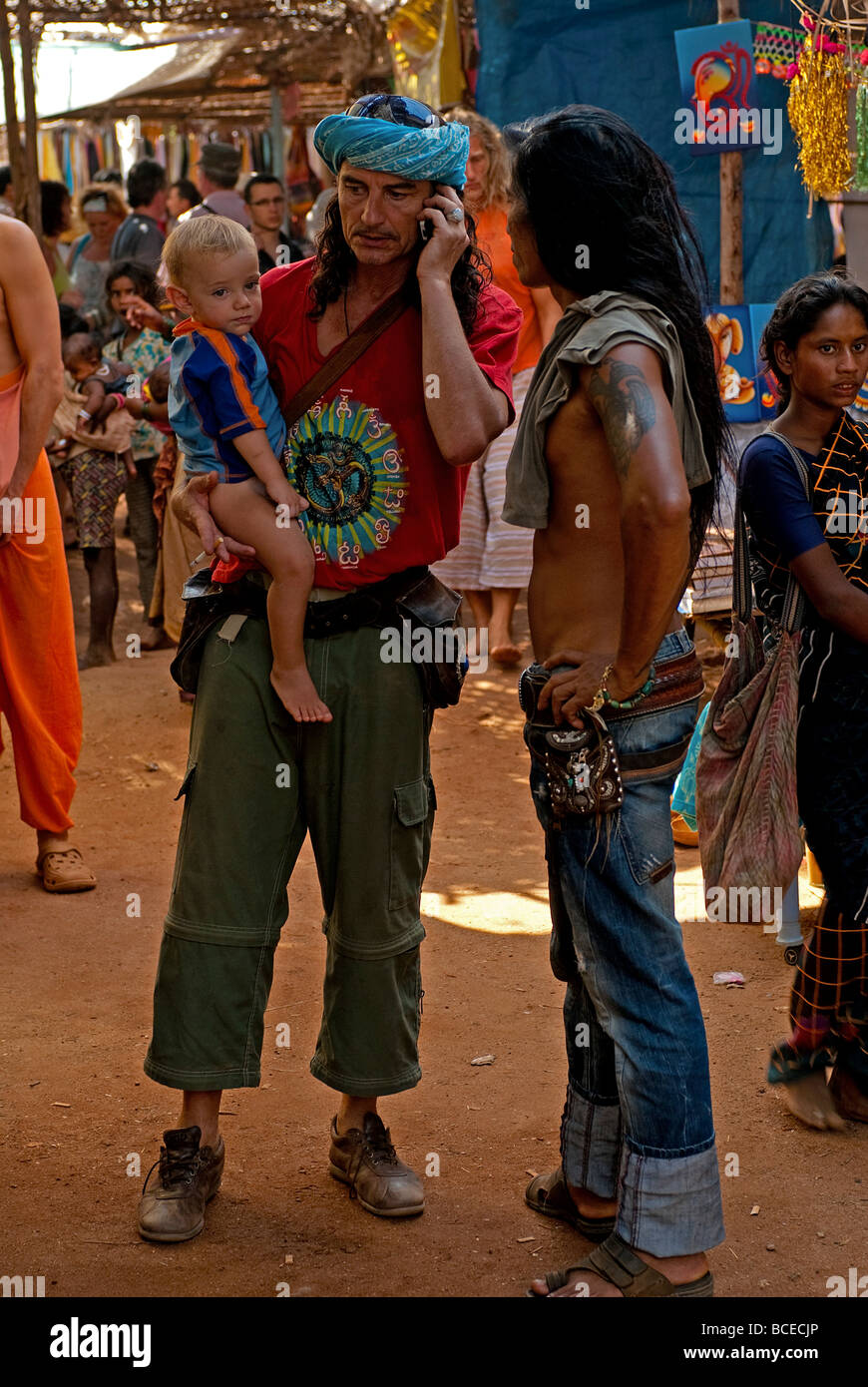 India, Goa, Anjuna market. Two hippies Stock Photo - Alamy
