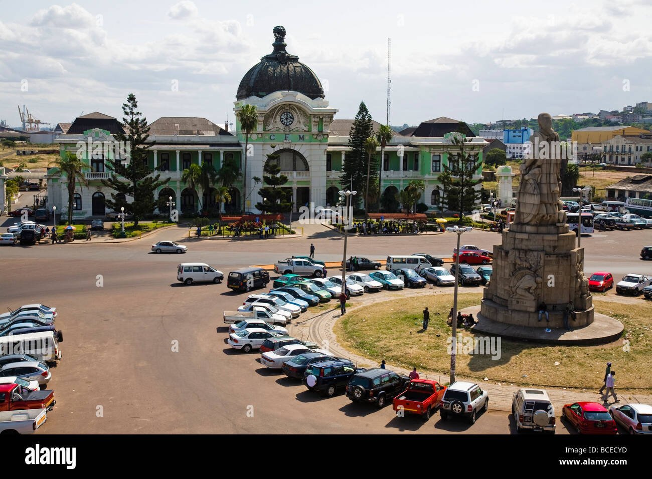 Mozambique, Maputo. The Railway Station on the Praça dos Trabalhadores ...