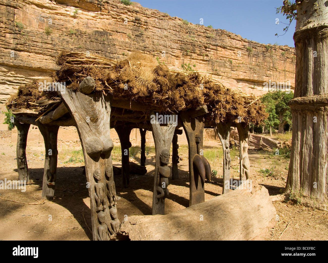 Mali. Sahel. Toguna (House of the word) in a village of Cliff of ...