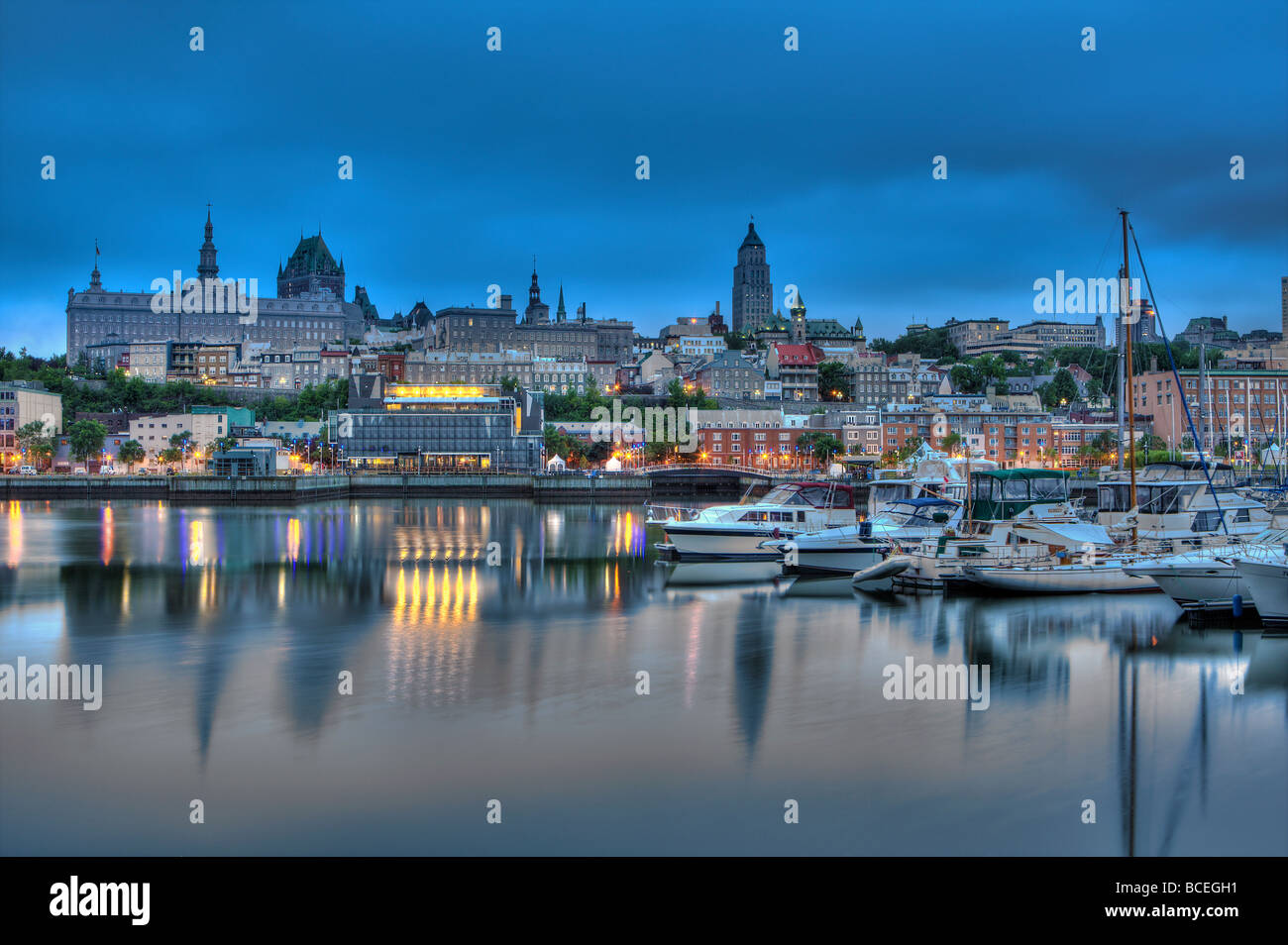 Vieux port chateau frontenac hi-res stock photography and images - Alamy