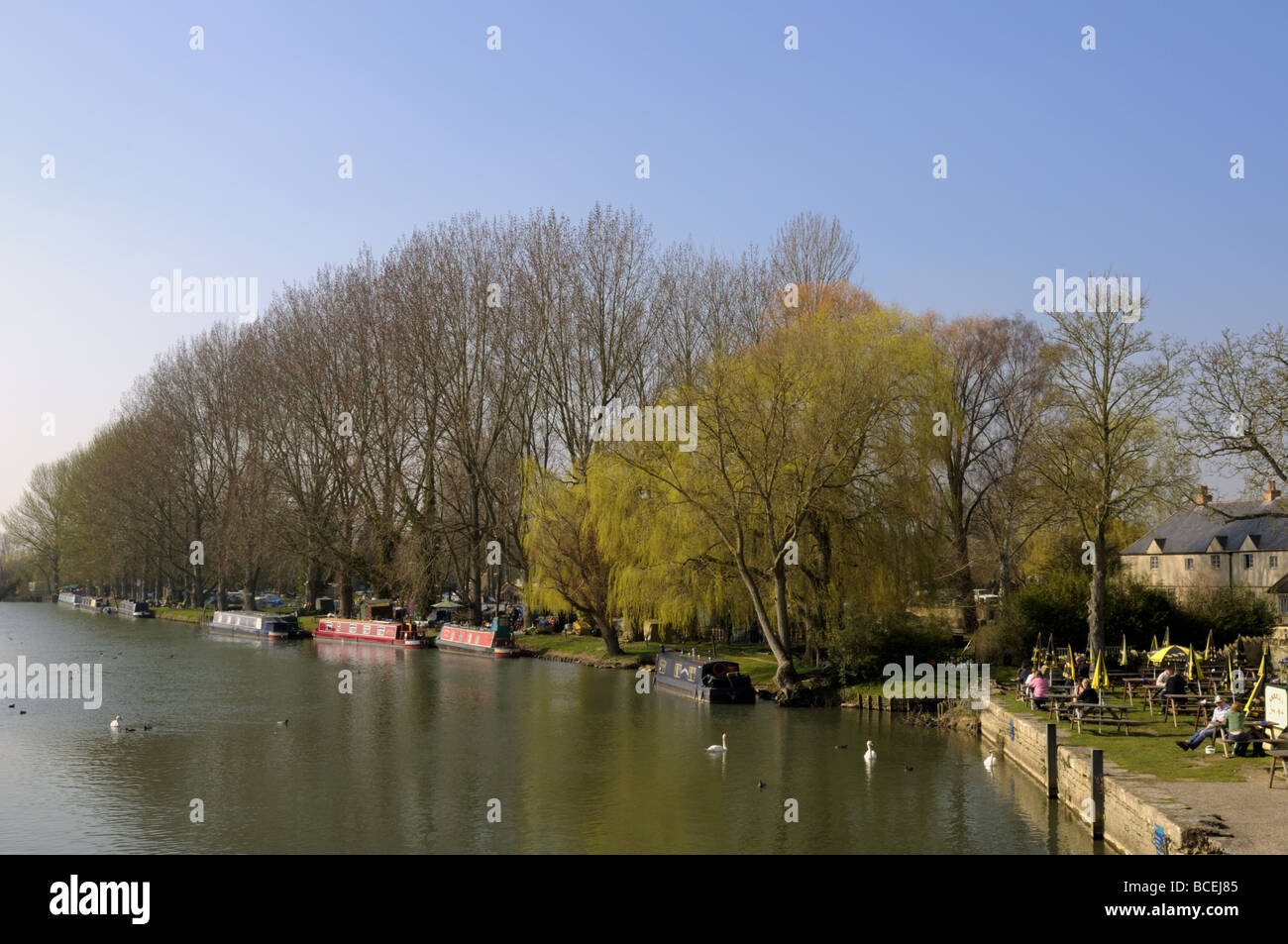 Lechlade canal hi-res stock photography and images - Alamy