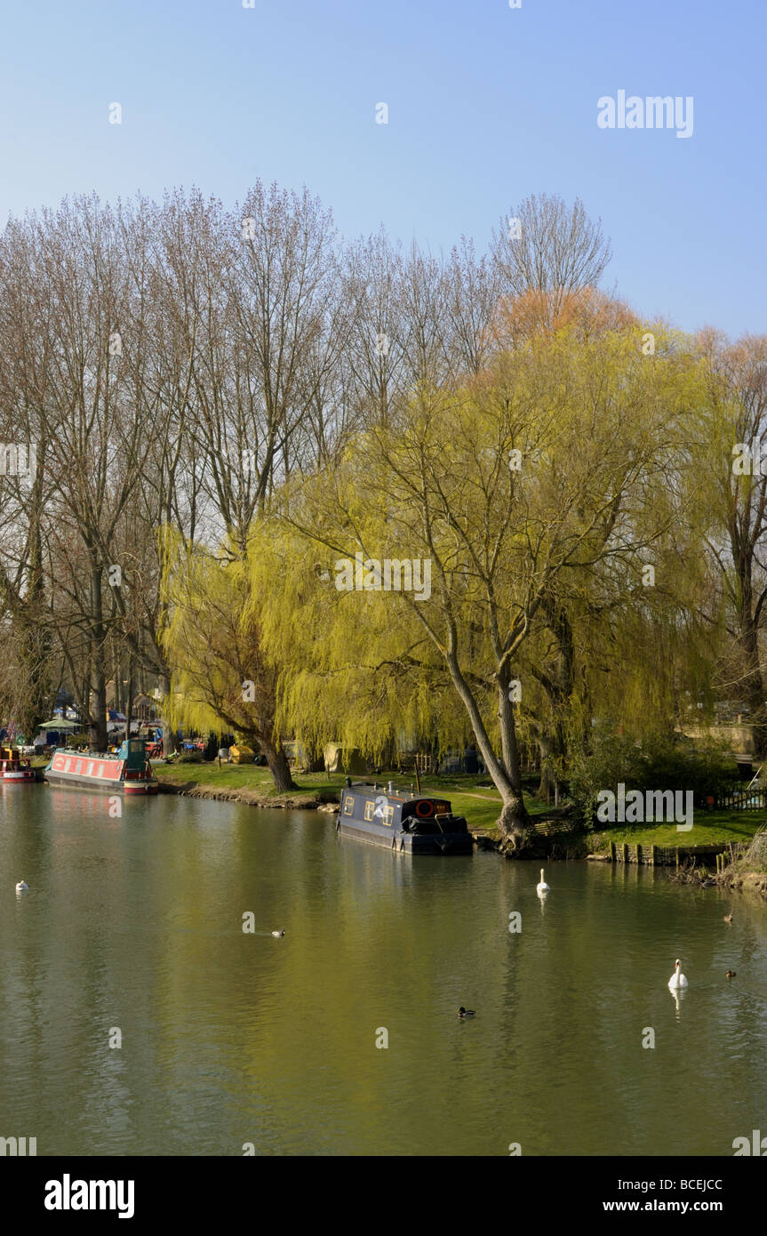 Lechlade canal hi-res stock photography and images - Alamy
